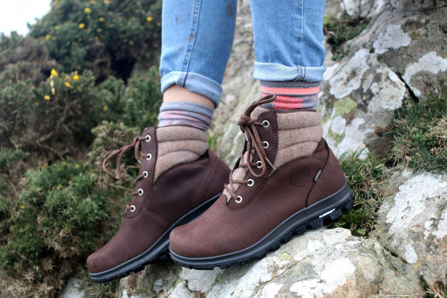 Review Hanwag Aotea boots - best snow boots for winter Girl Outdoors